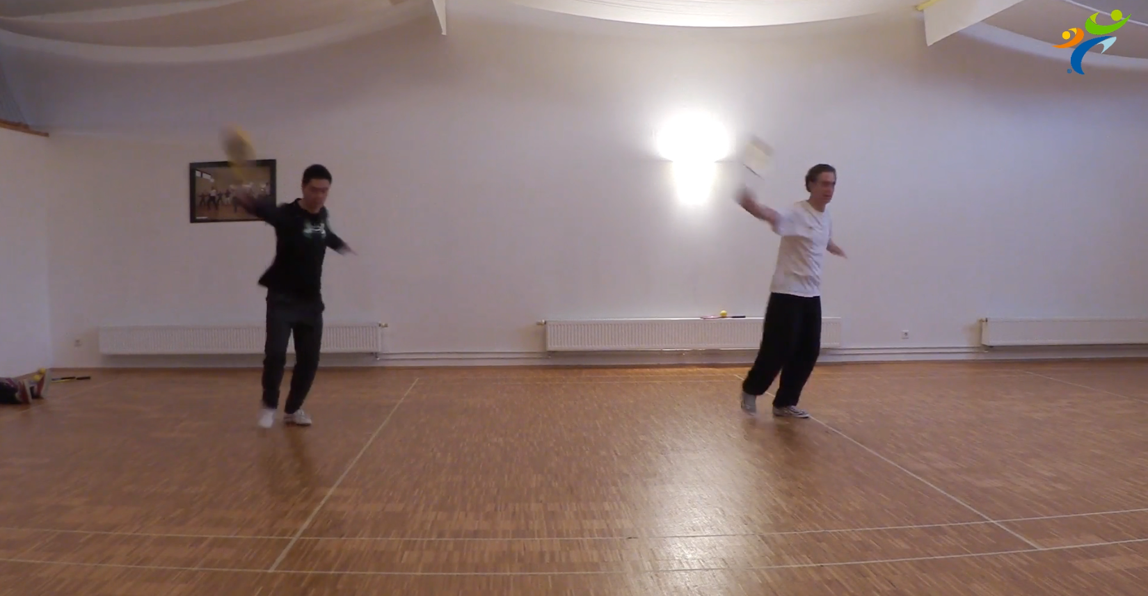 Basisform - 9 Mit dem Ball dynamisch diagonal drehen - Bailong Ball